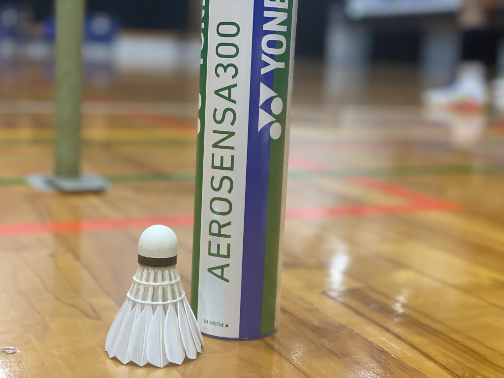 エアロセンサ300をレビュー！クラブ運営におすすめ！コスパ・耐久性の良い大人気シャトル！ - TETSU BADO